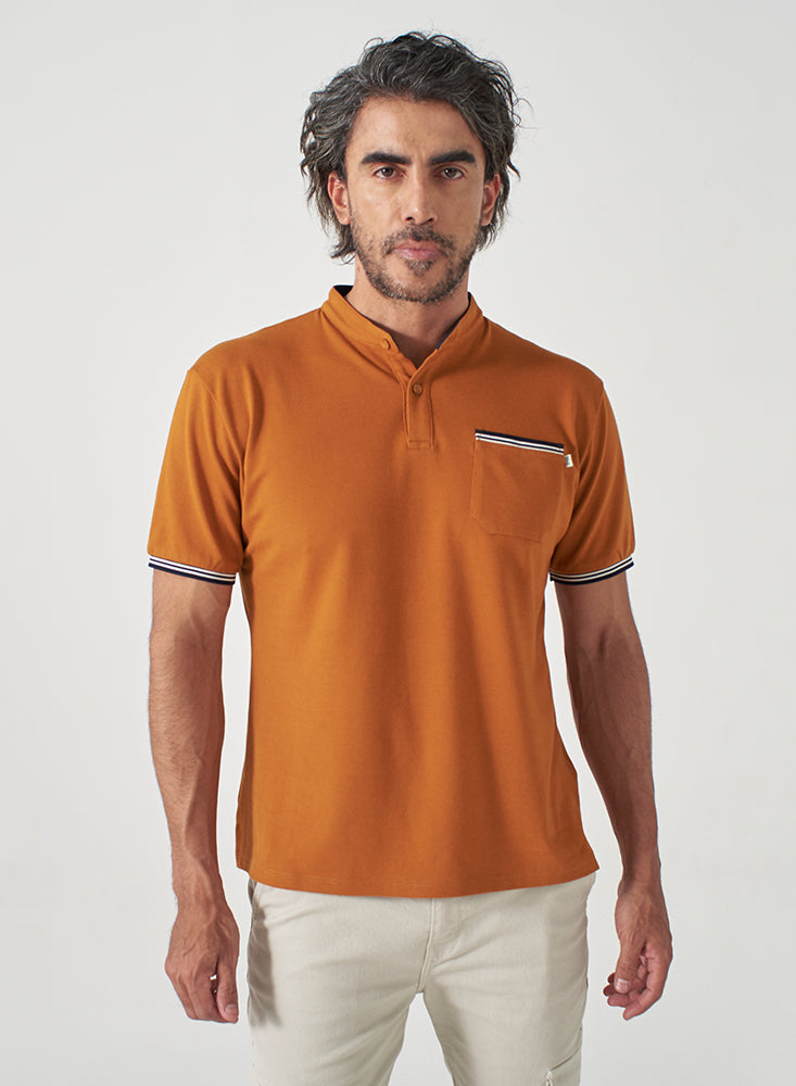 Camiseta tipo polo hombre color terracota – Moft